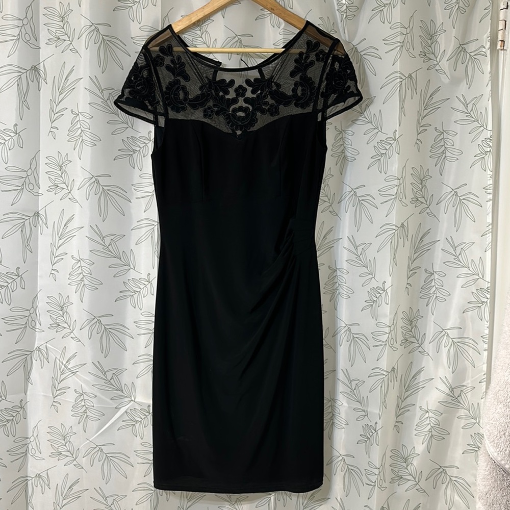 Jessica Howard Black Sheer Lace Overlay Knee-Length C… - Gem